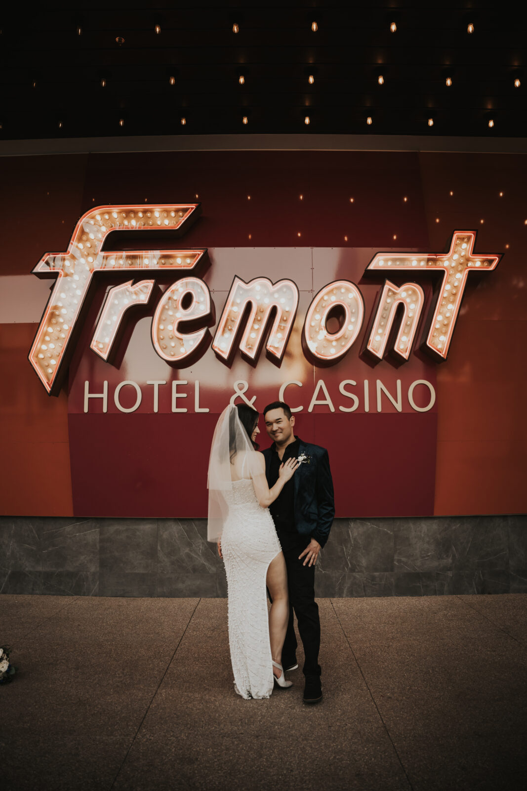 Jenn and Mike: Las Vegas Vow Renewal - Rock N Romance Elopements