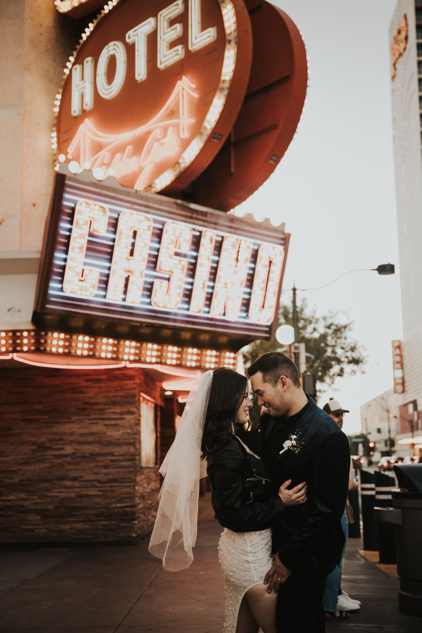 Jenn and Mike: Las Vegas Vow Renewal - Rock N Romance Elopements